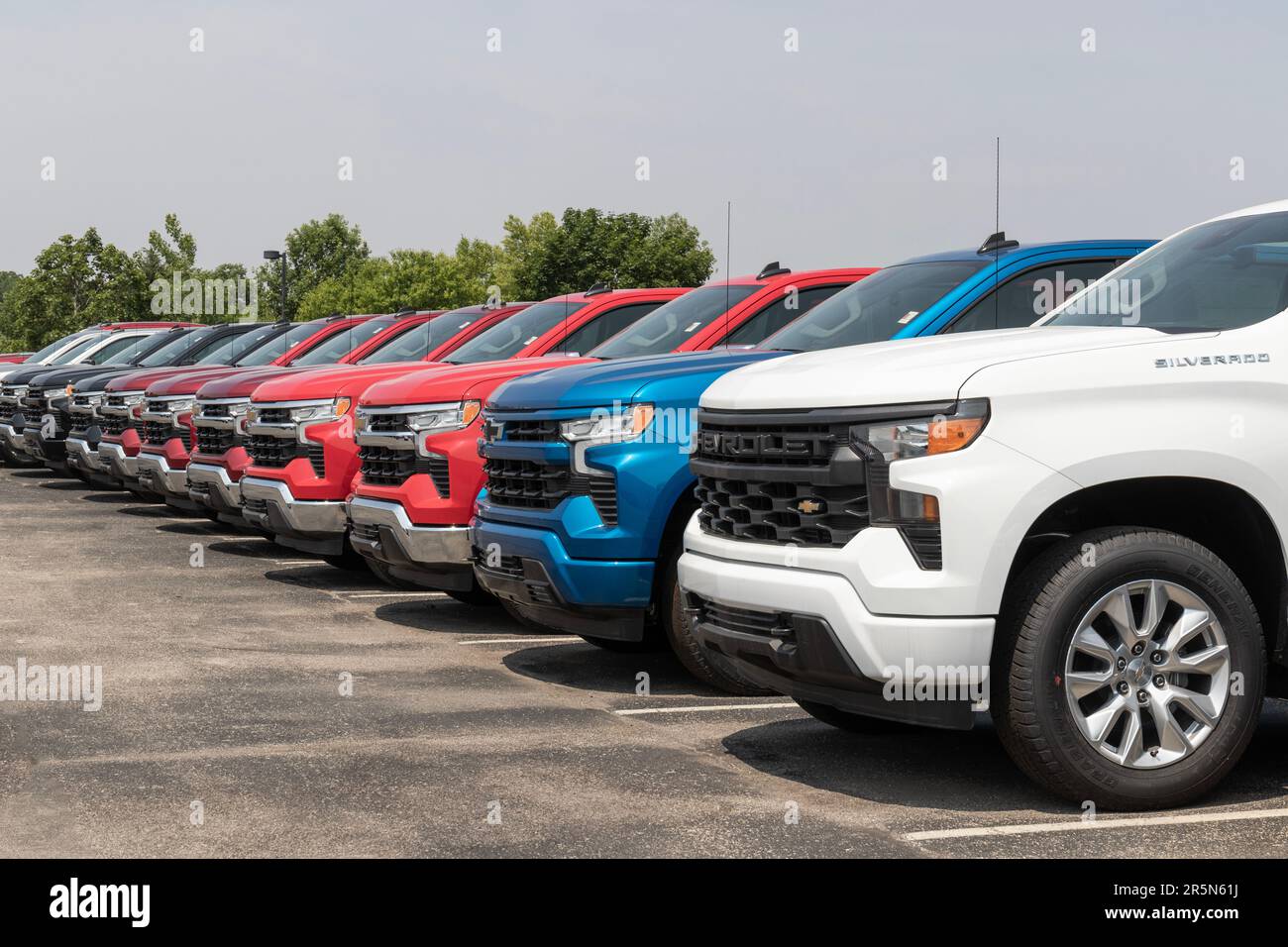 Plainfield - Circa June 2023: Chevrolet Silverado 1500 display at a ...