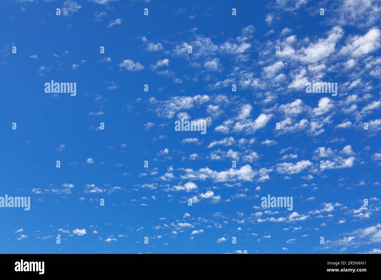 Beautiful white clouds patches hi-res stock photography and images - Alamy