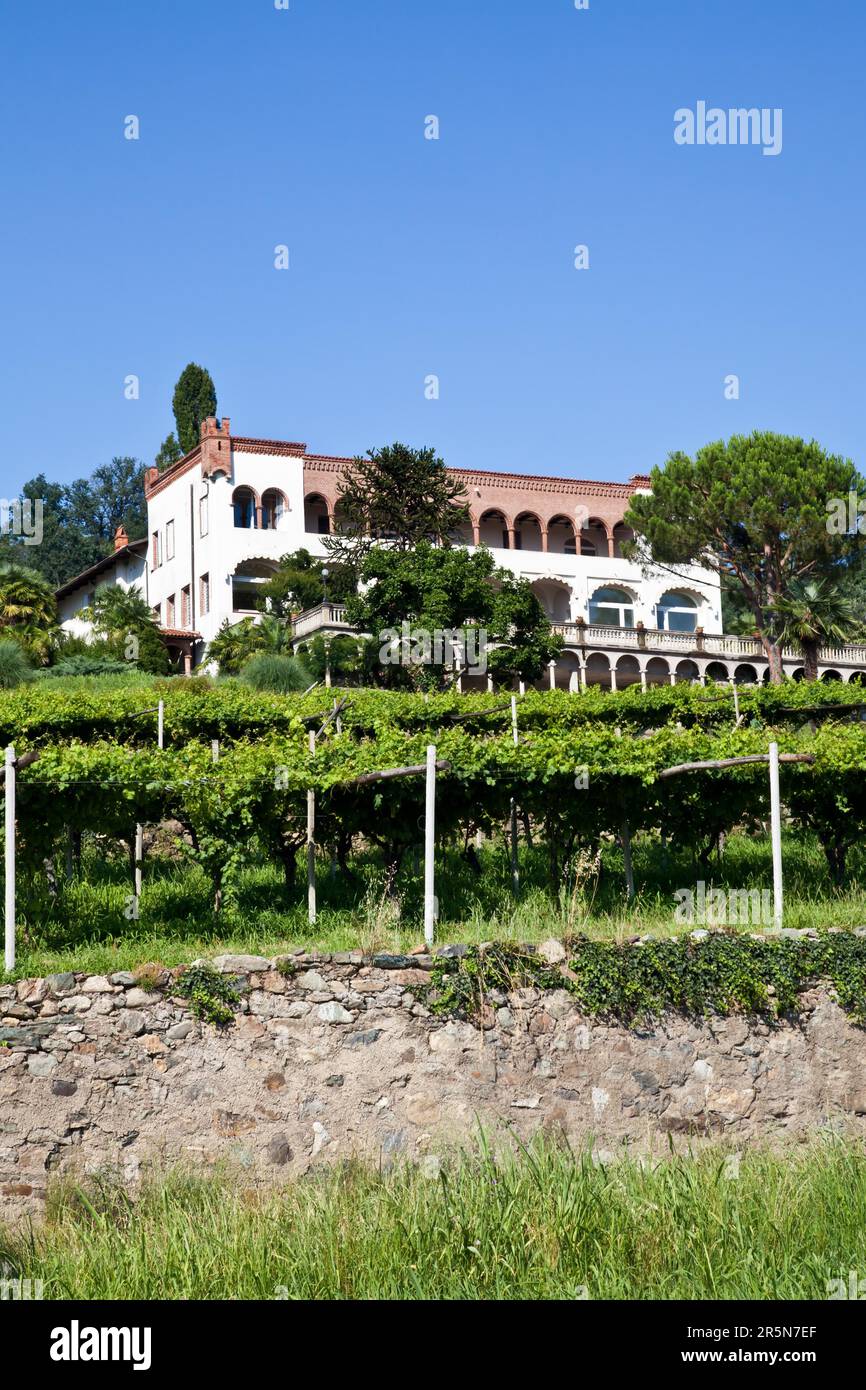 Italian country mansion house hi-res stock photography and images - Alamy