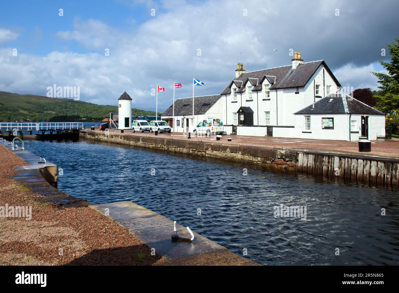 Green caledonian canal hi-res stock photography and images - Alamy