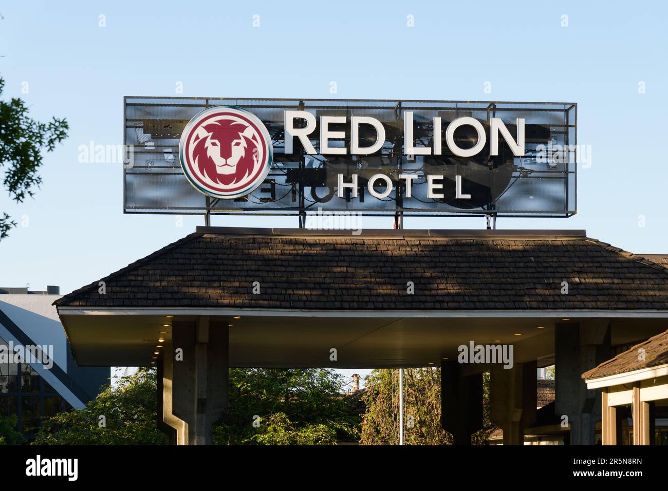 Red Lion Hotel Logo
