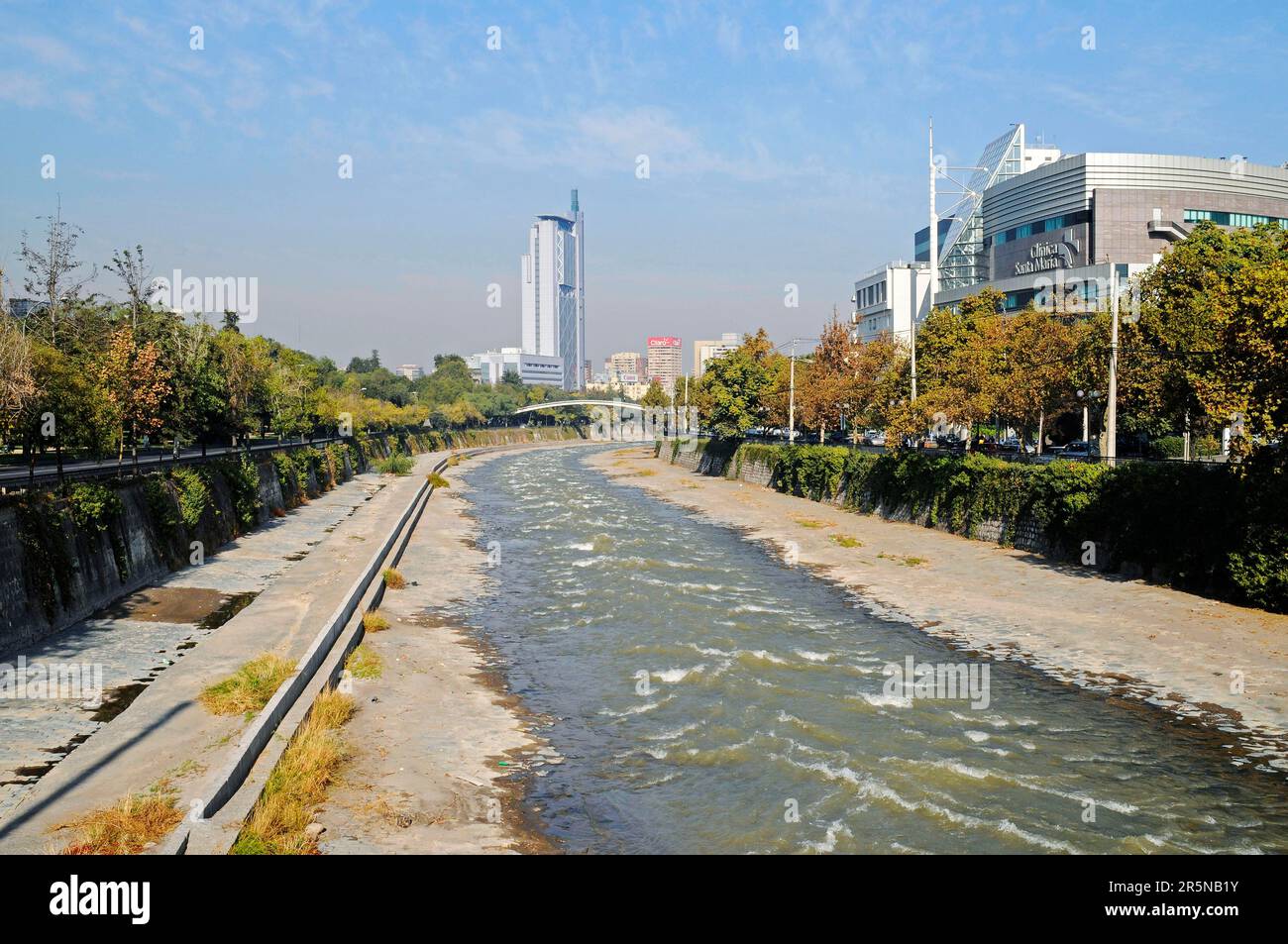River Rio Mapocho, Santiago de Chile, Chile Stock Photo - Alamy