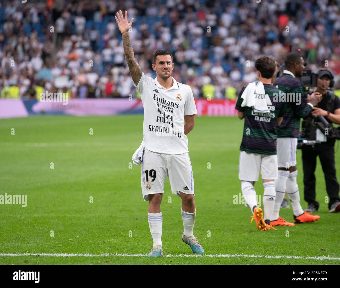 Psg stadium crowd hi-res stock photography and images - Alamy