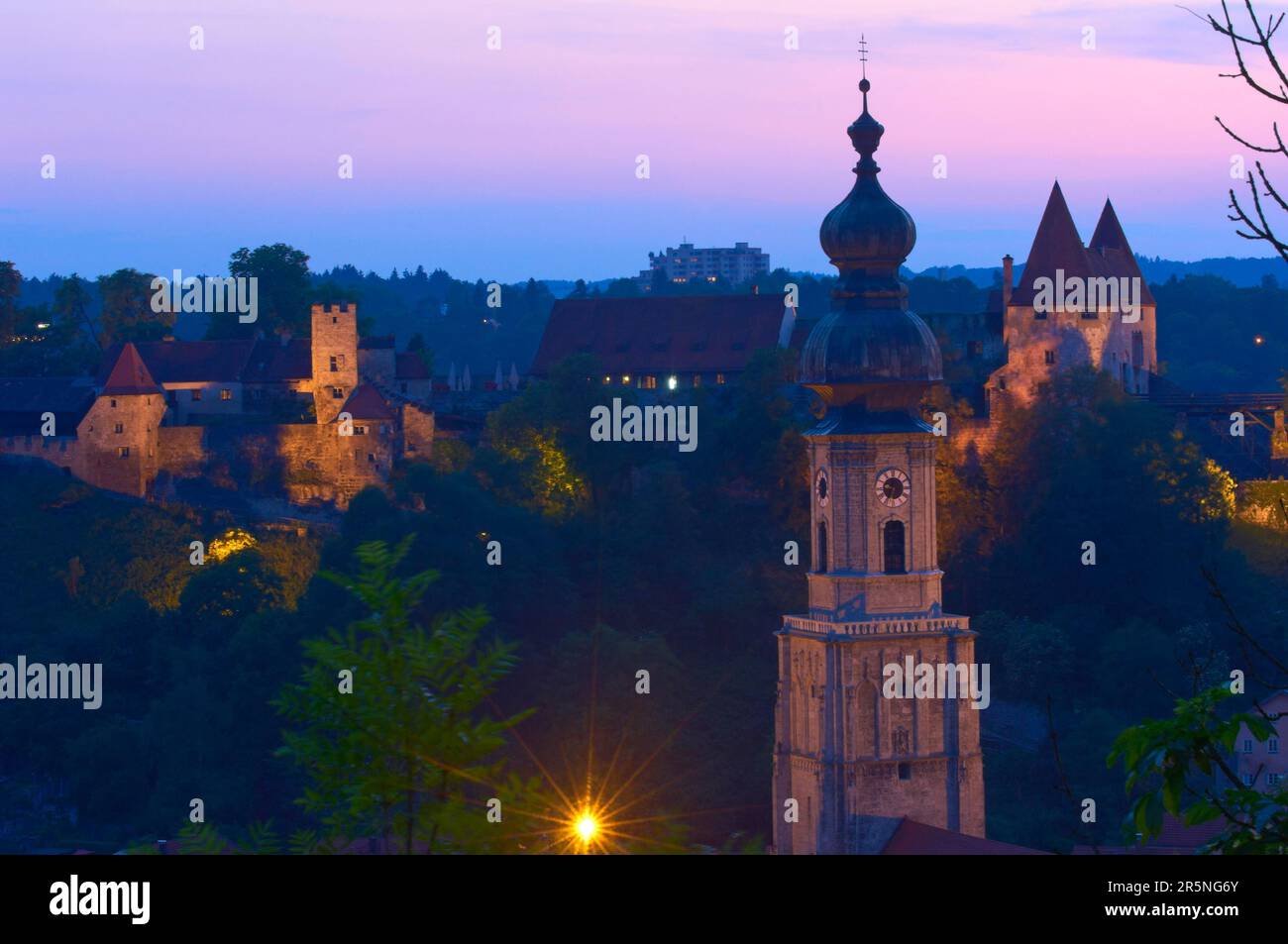 Burghausen castle bavaria night hi-res stock photography and images - Alamy