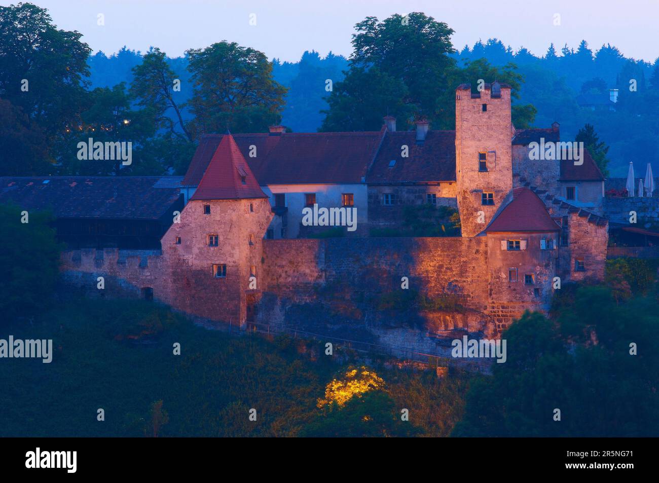Burghausen castle bavaria night hi-res stock photography and images - Alamy