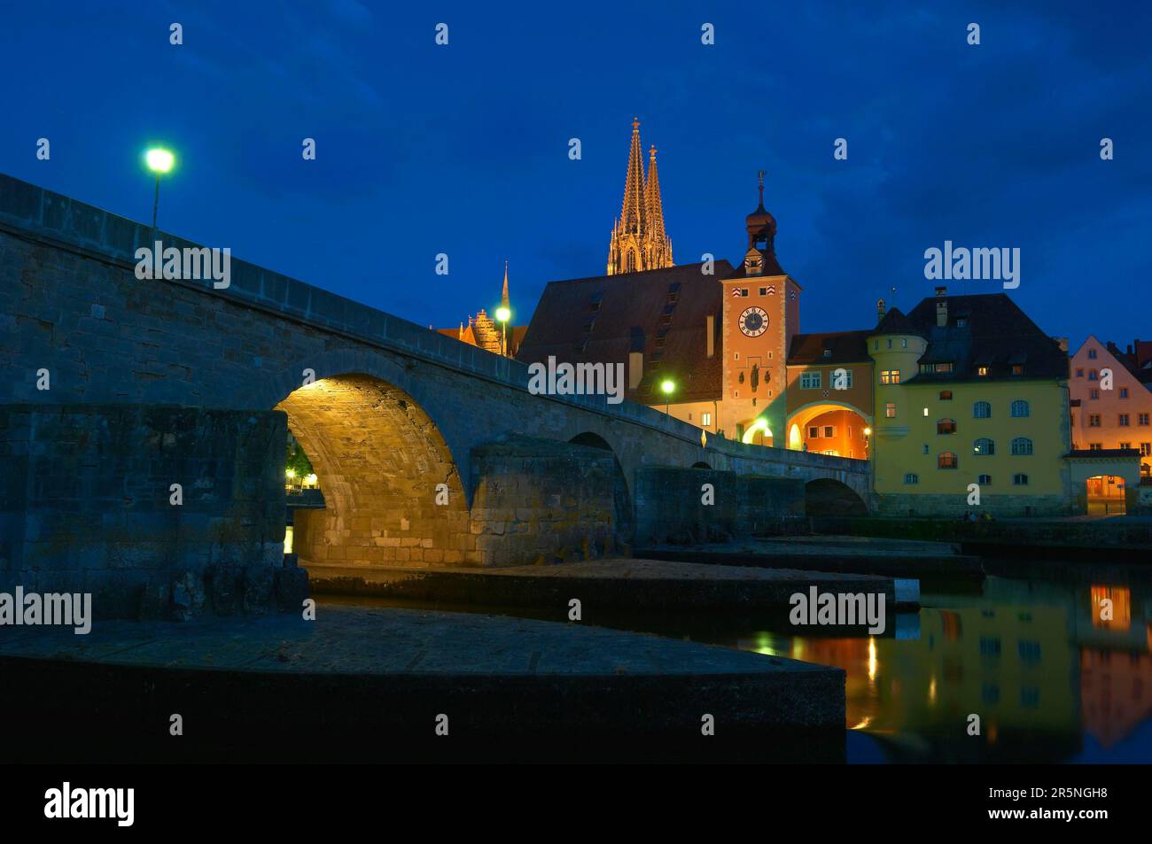 Regensburg, St. Peter's Cathedral, Stone Bridge, Bridge Gate, Danube ...