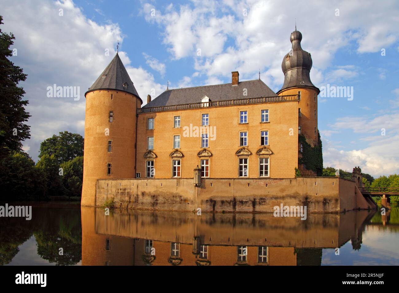 Gemen Castle, land, moated castle, moated palace, youth castle, Borken ...