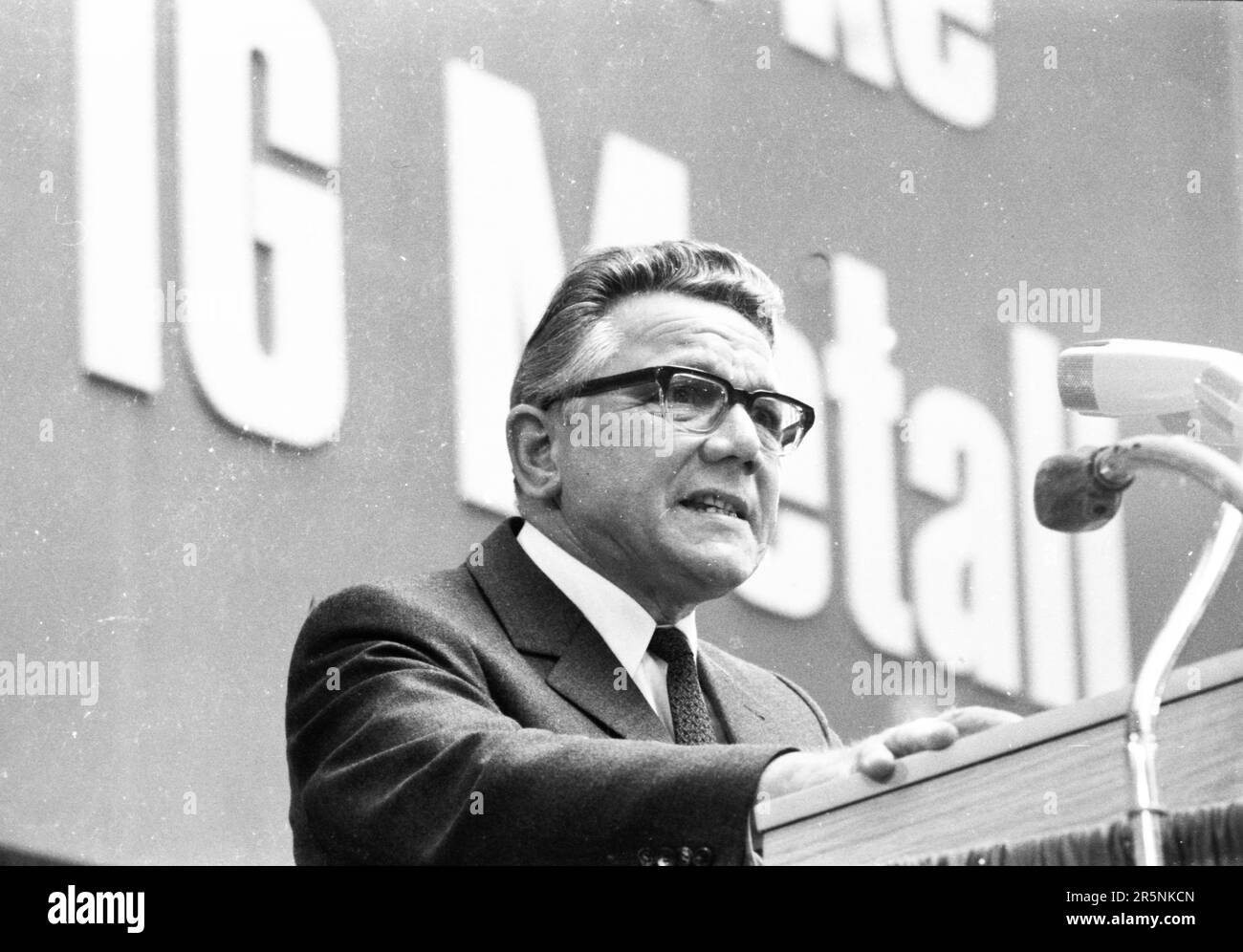 Personalities from politics, business and culture from the years 1965 ...