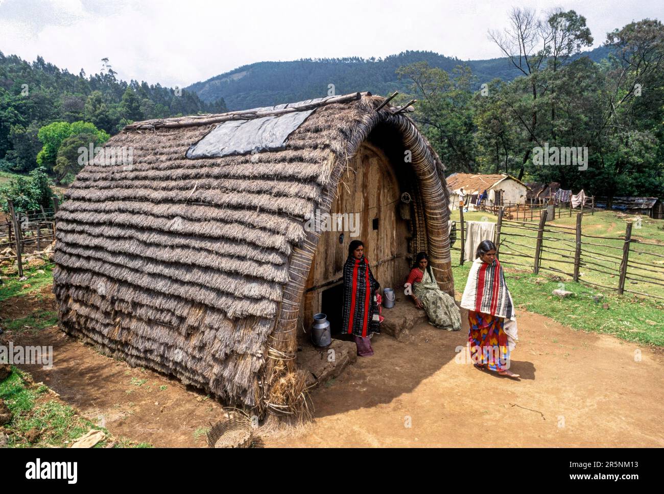Toda house ooty india hi-res stock photography and images - Alamy