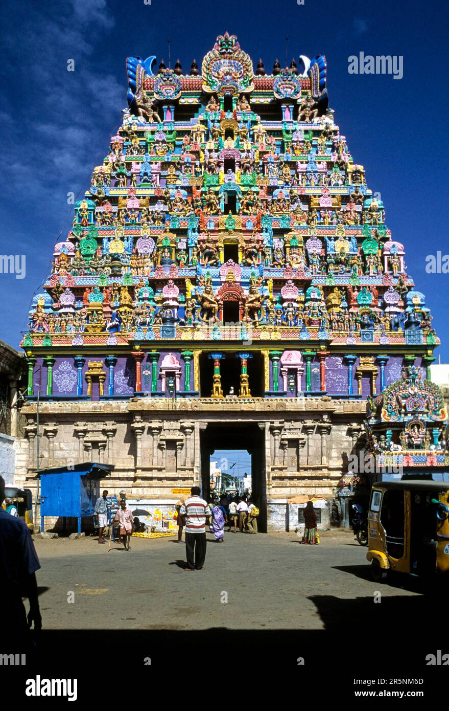 Gopuram tower, Jambukeshwara temple in Thiruvanaikaval Thiruvanaikoil ...