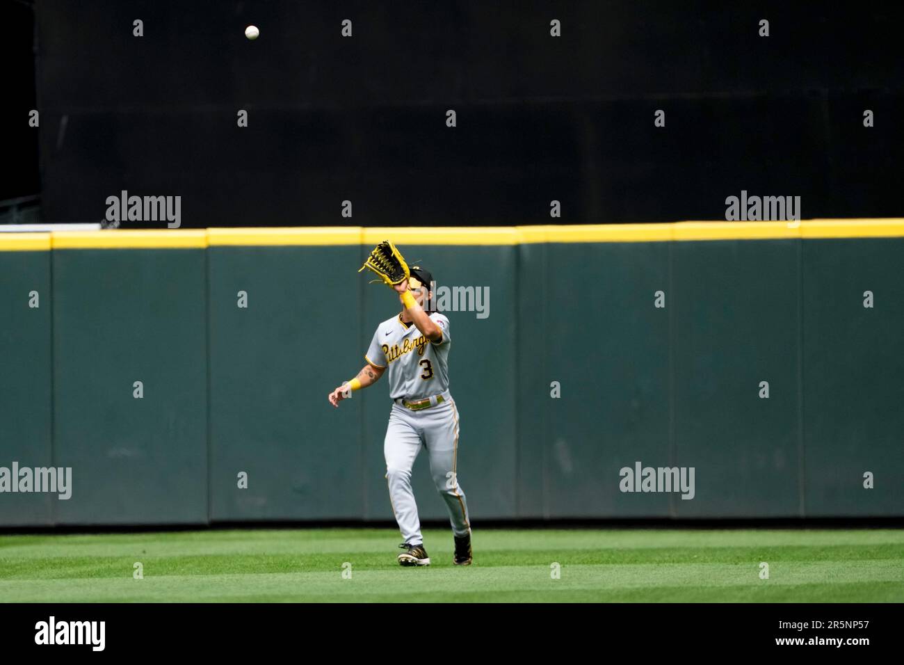 Pittsburgh Pirates center fielder Ji Hwan Bae fields a ball against the ...