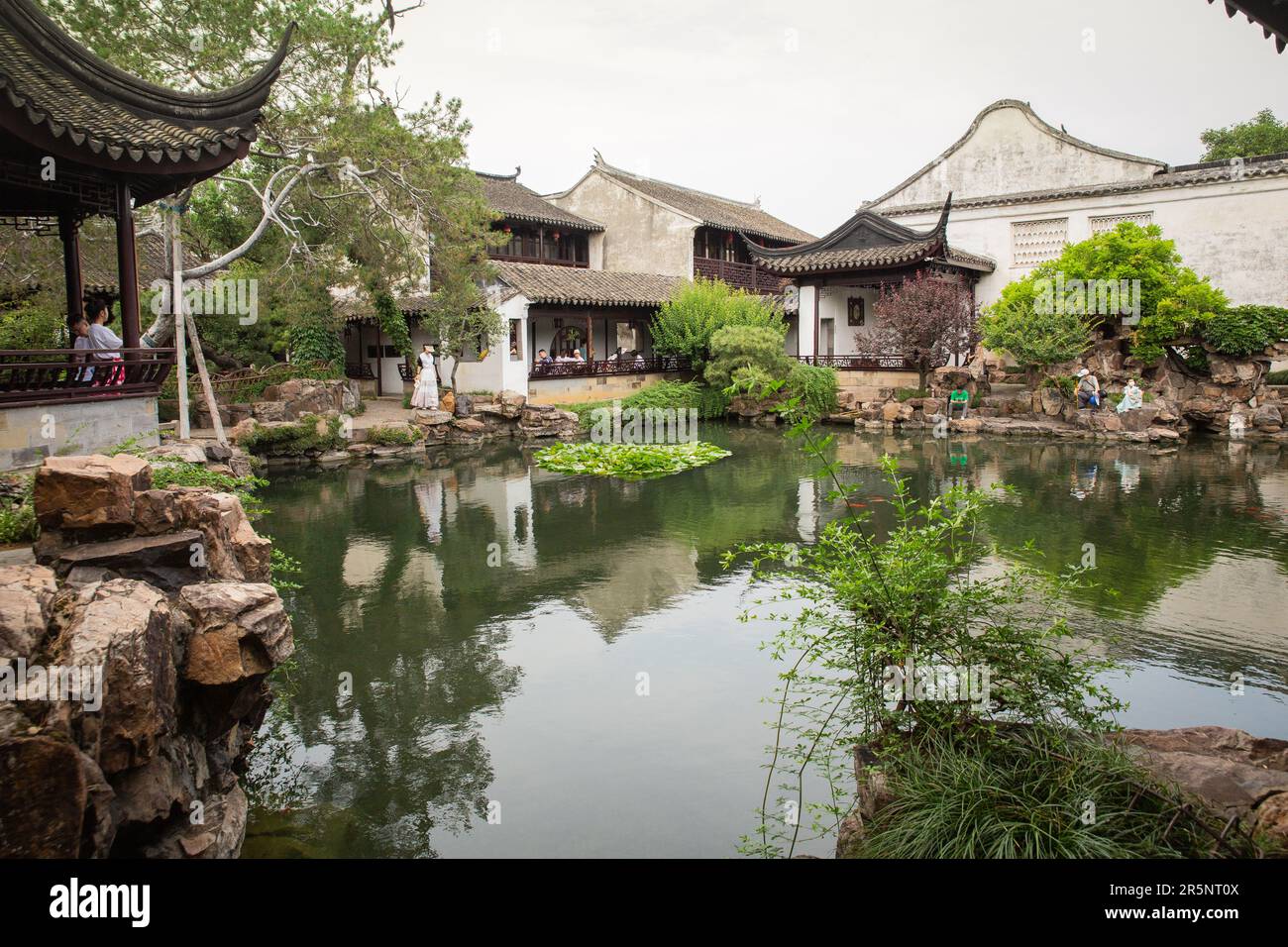 Suzhou teahouse garden hi-res stock photography and images - Alamy