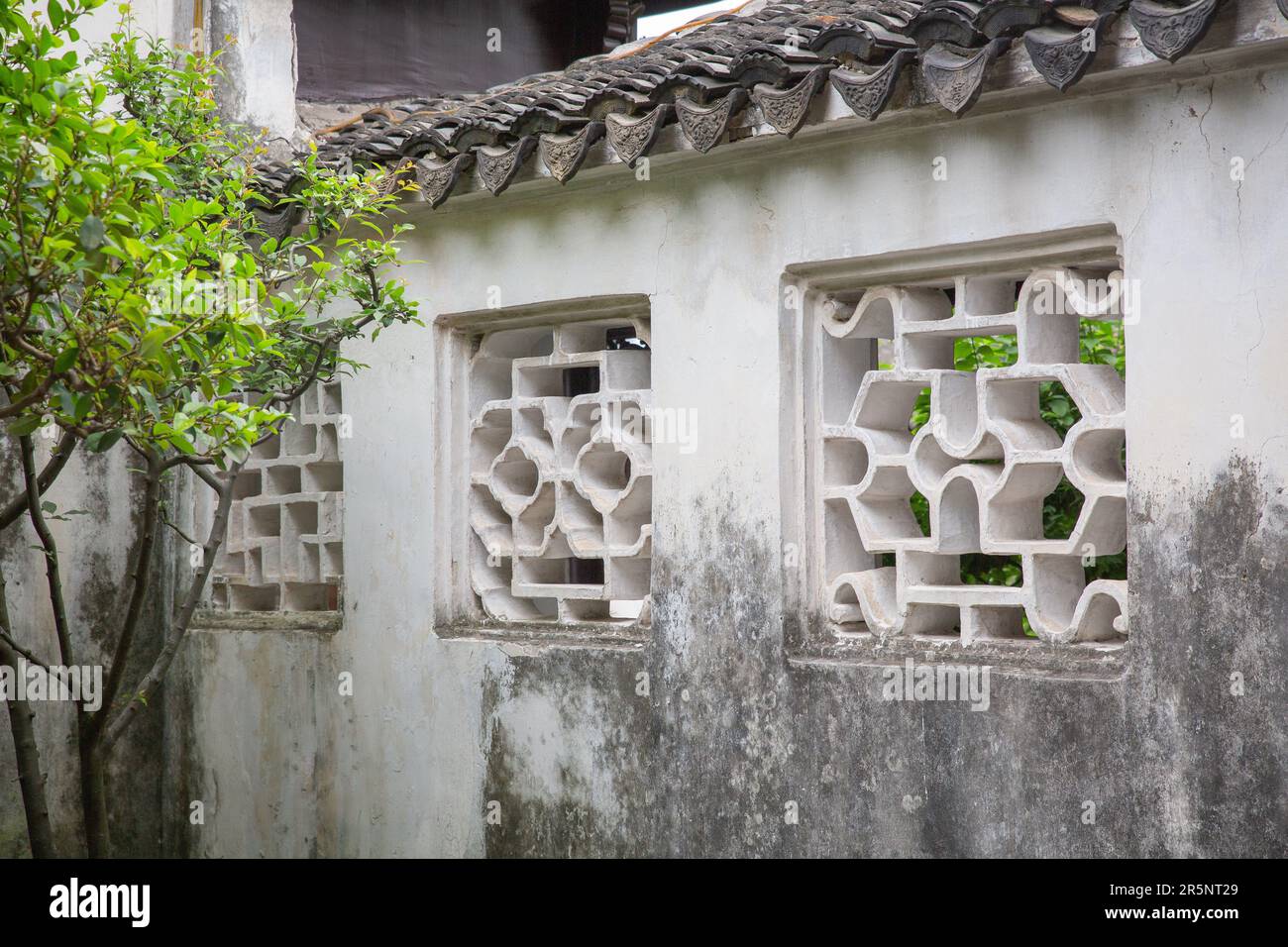 Perforated windows at Master of Nets garden Suzhou, World Heritage Site ...