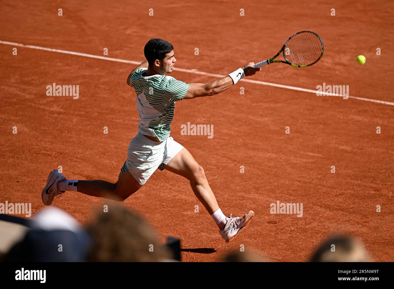 Carlos alcaraz forehand hi-res stock photography and images - Alamy