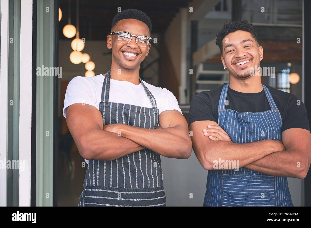Cafe door portrait team hi-res stock photography and images - Alamy