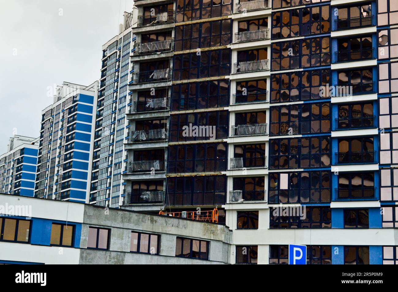 Cement Blockhouse New Home Construction Cement Block Walls, Wood Truss