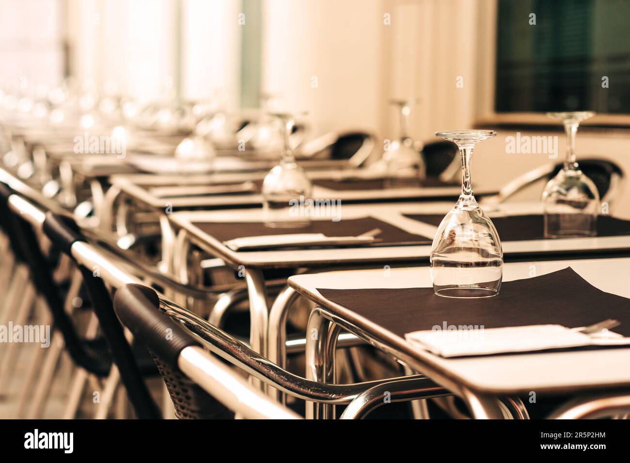 Empty set hi-res stock photography and images - Alamy