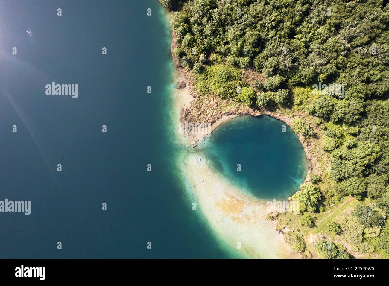 Accesa lake hi-res stock photography and images - Alamy