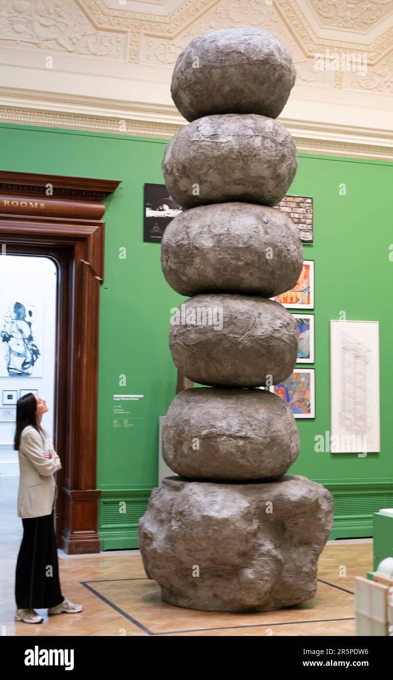 The late dame phyllida barlow ra hi-res stock photography and images ...