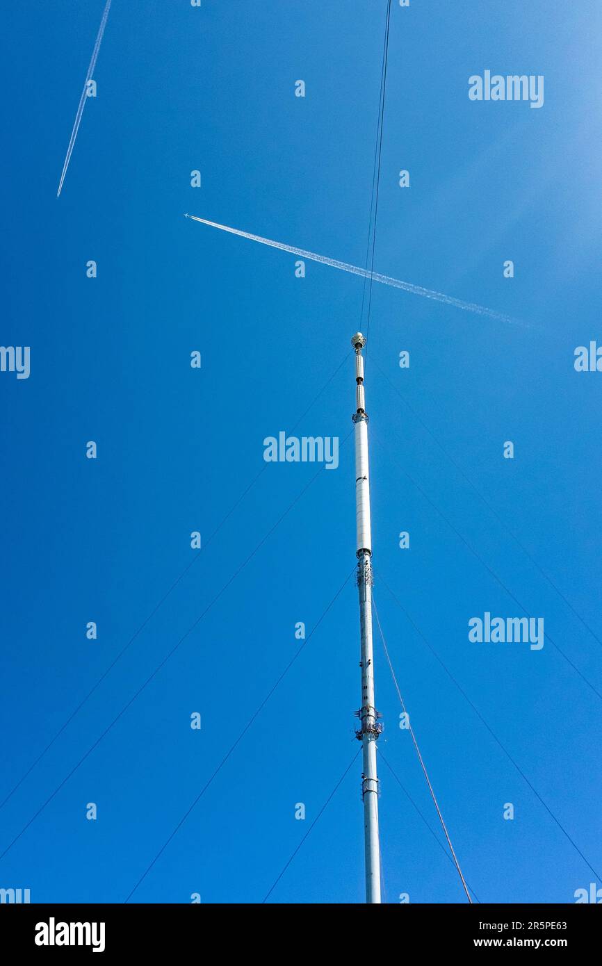 Aeroplane transmitter hi-res stock photography and images - Alamy