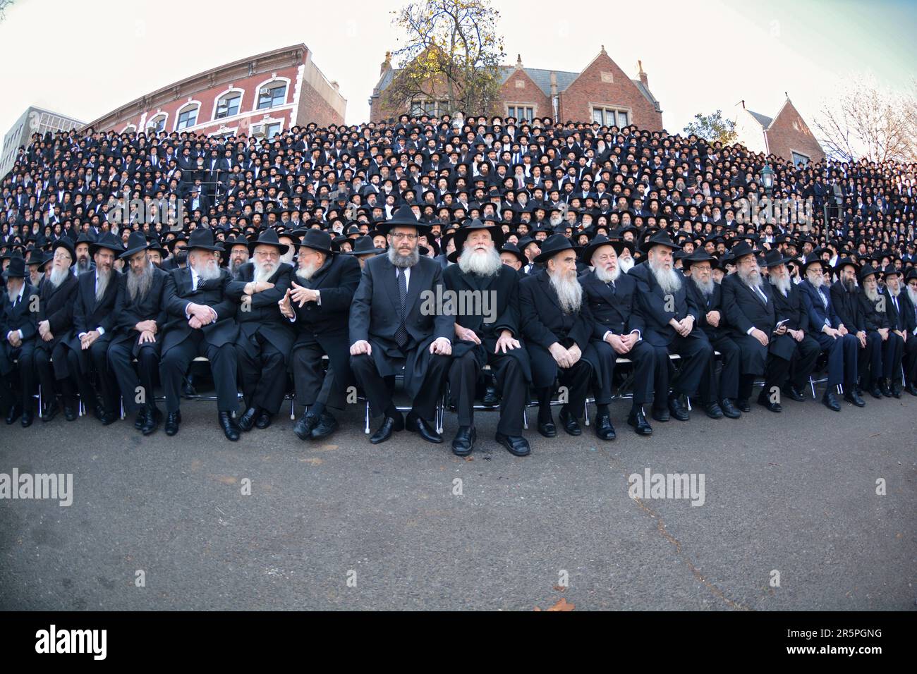 A fisheye group photo of Chabad Lubavitch emissaries at the annual ...