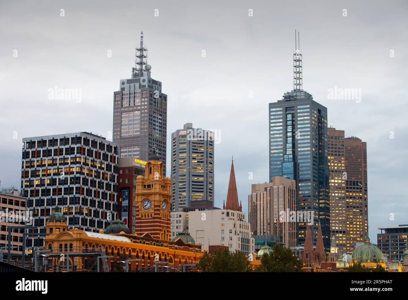 Melbourne city centre at dusk, Victoria, Australia Stock Photo - Alamy