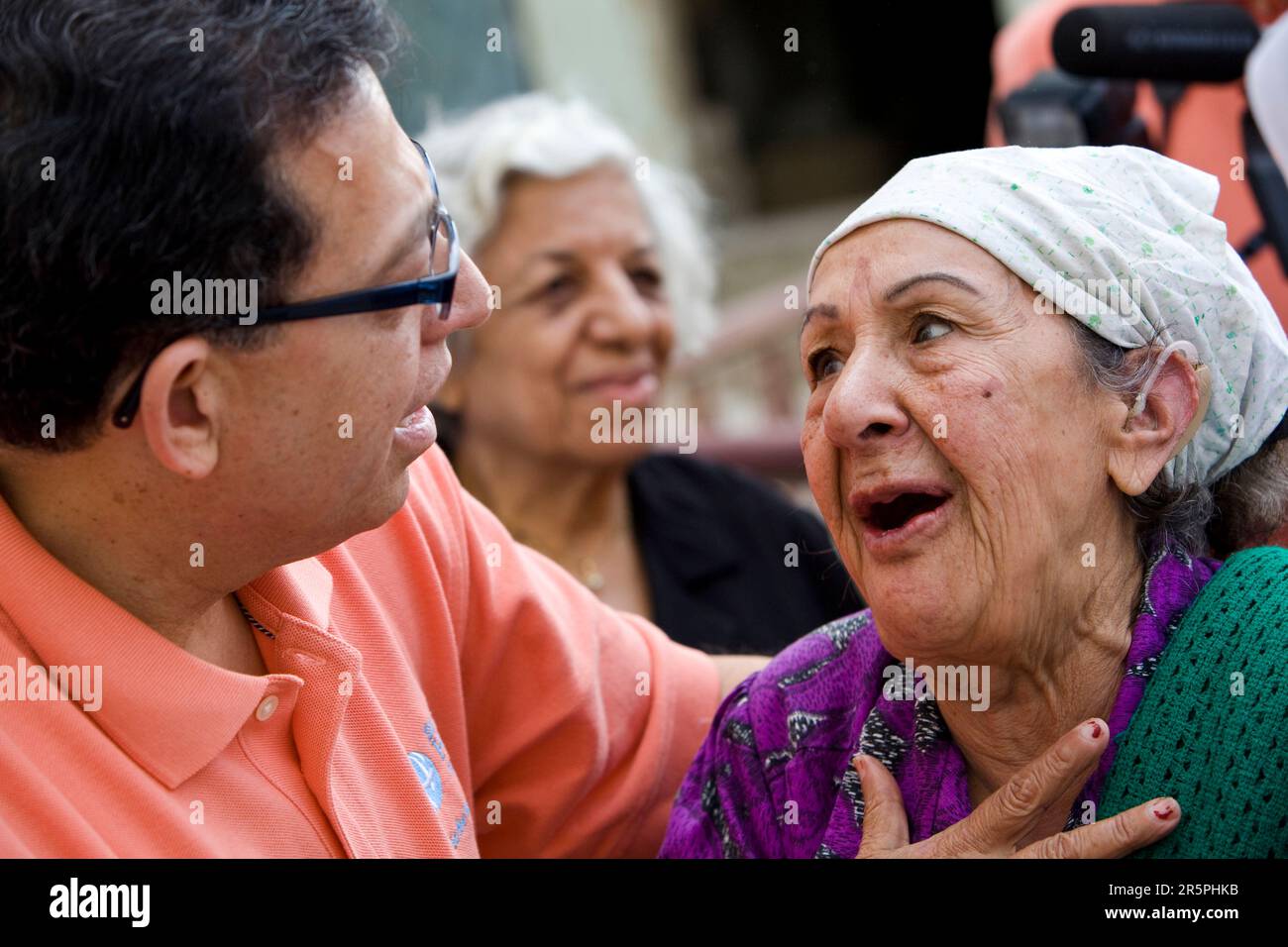 Hearing aids audiologist hi-res stock photography and images - Alamy