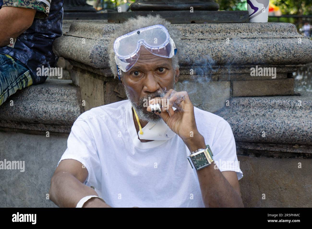American smoker hi-res stock photography and images - Alamy