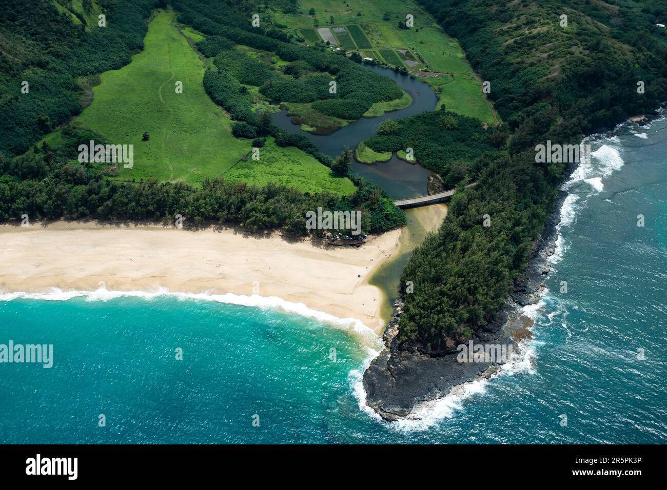 Hawaii river mouth hi-res stock photography and images - Alamy