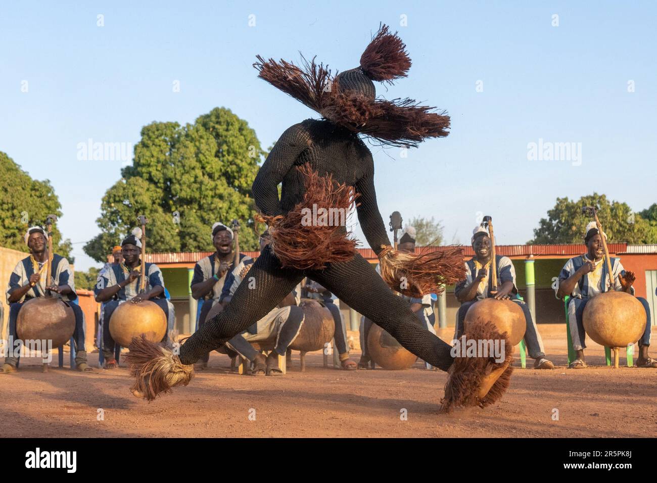 THRILLING images of the Senoufo people doing the stunning Panther dance ...