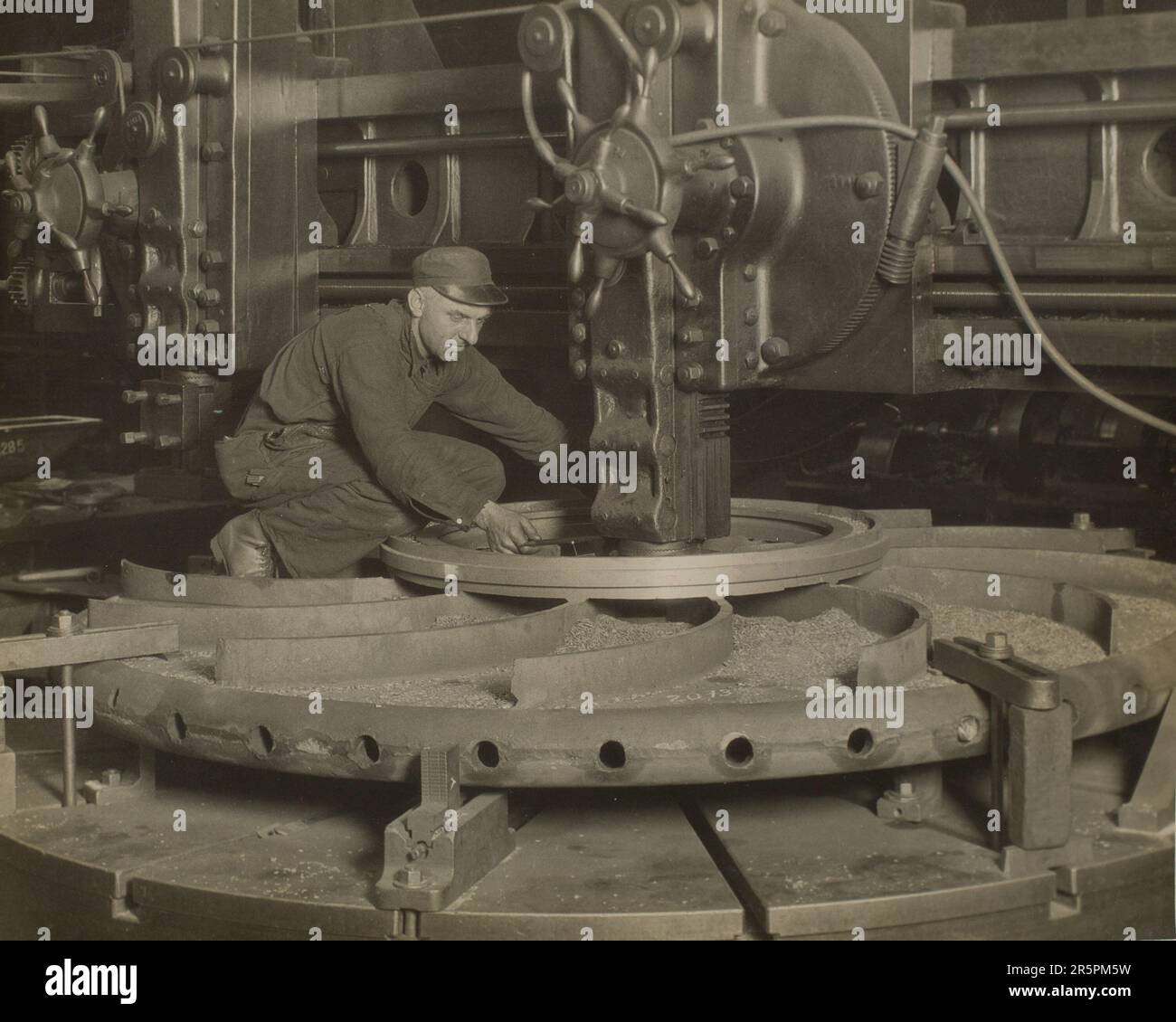 Vintage grinding machine hi-res stock photography and images - Alamy