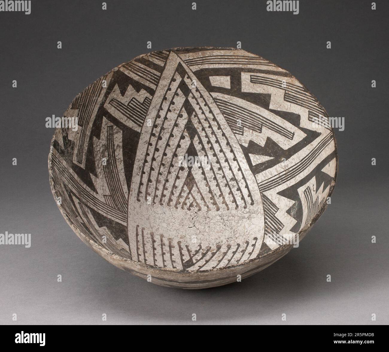 Bowl with Large Diamond-Shaped Area Interior with Dotted Lines and ...