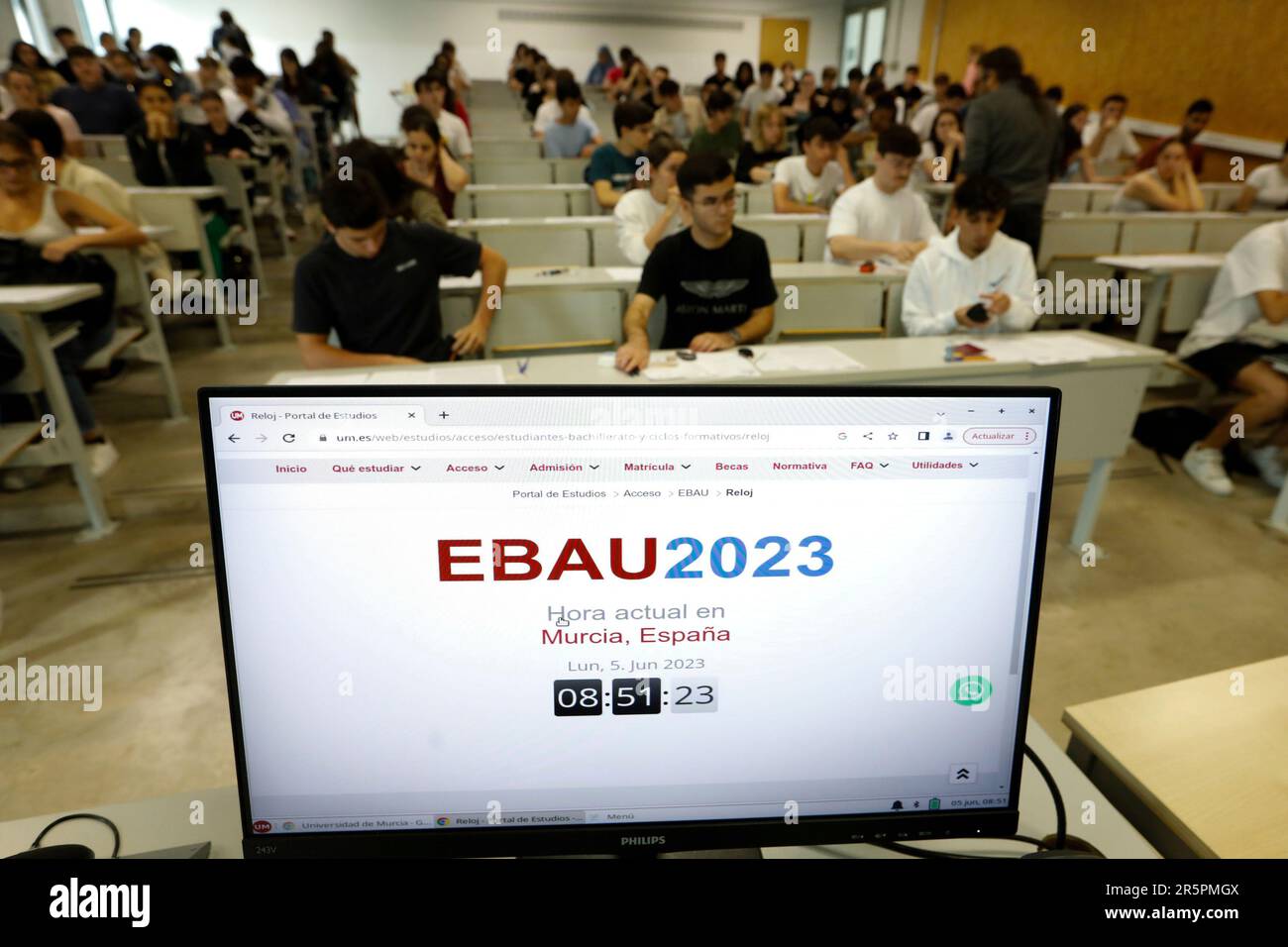 Several students before starting one of the exams of the university entrance exams 2023, at the ...