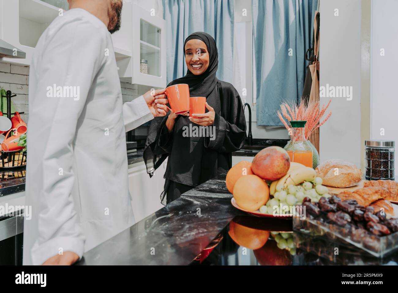 Emirati family meal hi-res stock photography and images - Alamy