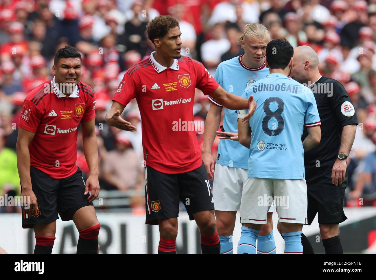 Varane casemiro manchester united hi-res stock photography and images ...