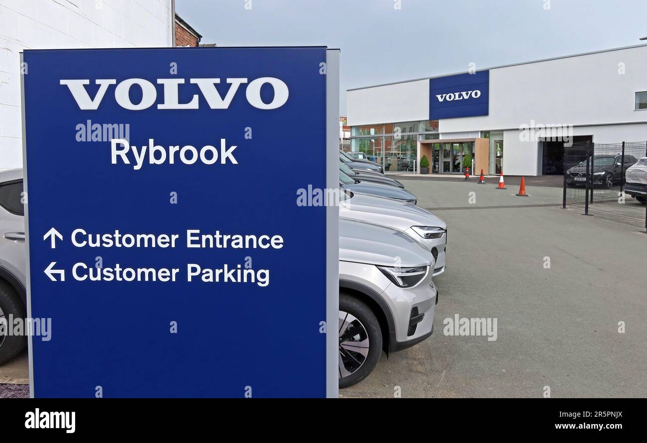 Volvo logo on electric hi-res stock photography and images - Alamy