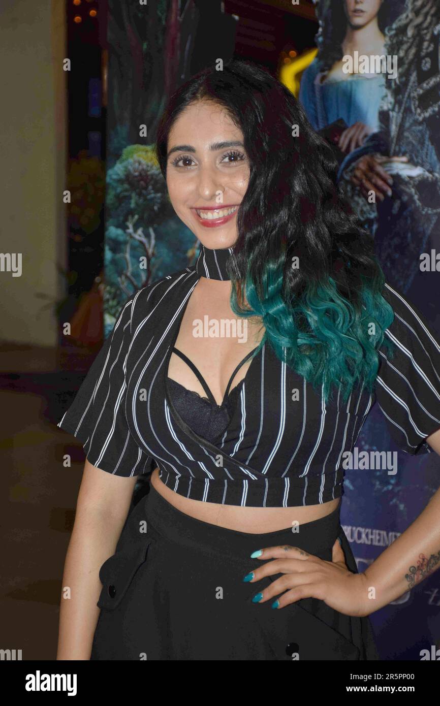 Neha bhasin hi-res stock photography and images - Alamy