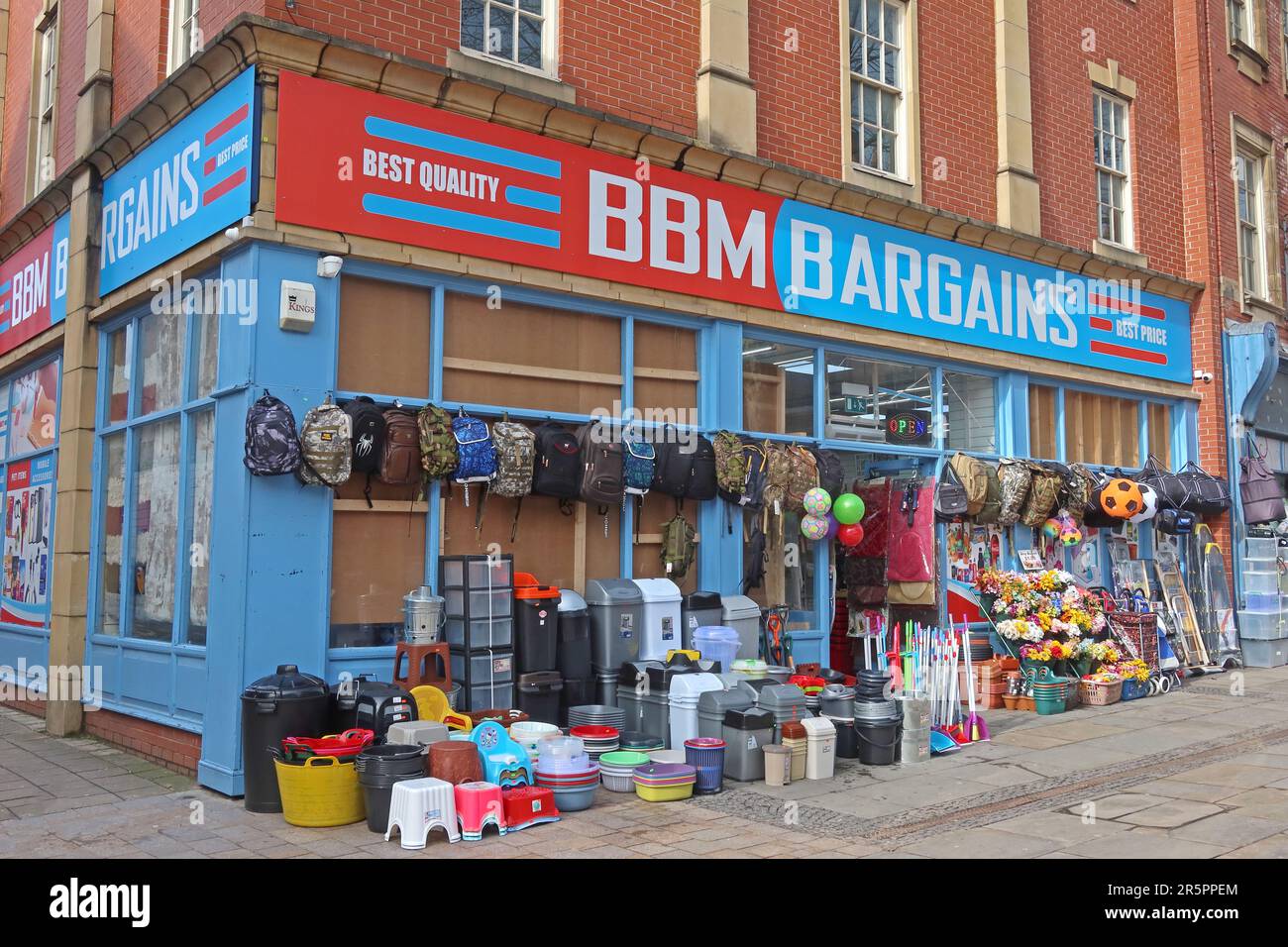 Hardware store items on display hi-res stock photography and images - Alamy