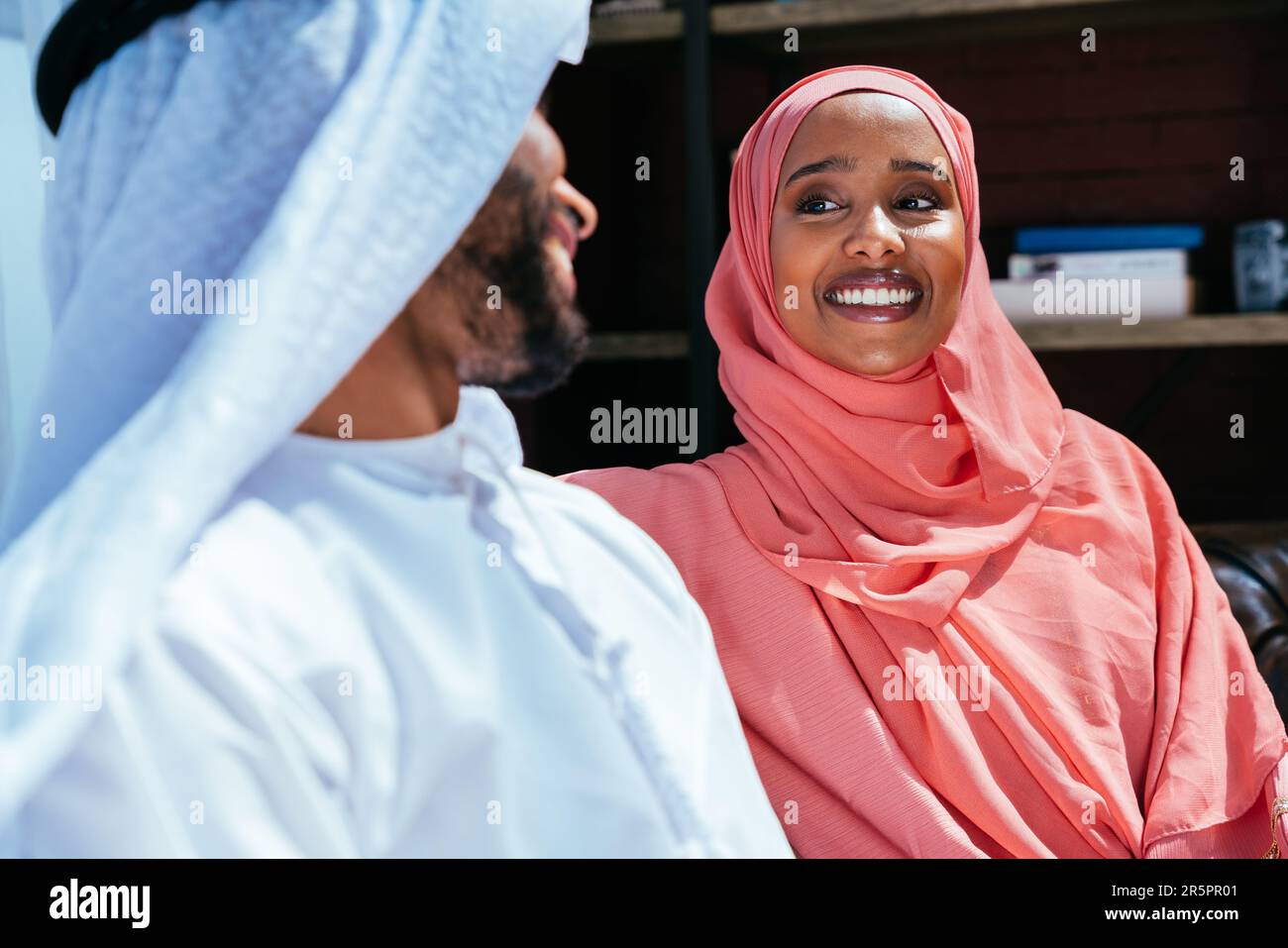 Emirati couple at home hi-res stock photography and images - Alamy