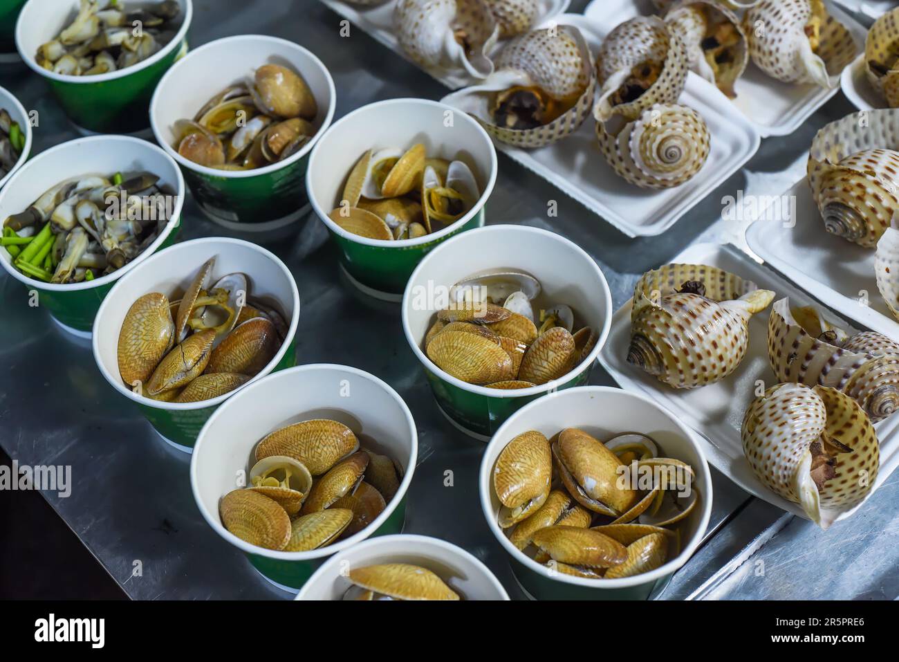 Clam stew hi-res stock photography and images - Alamy