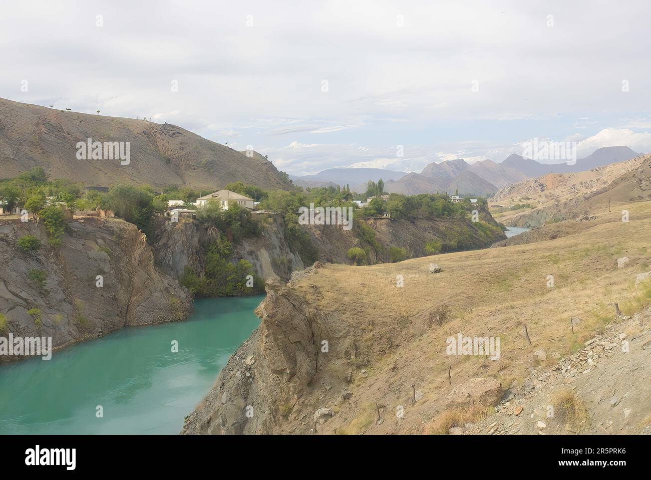 Along the Naryn river Stock Photo - Alamy