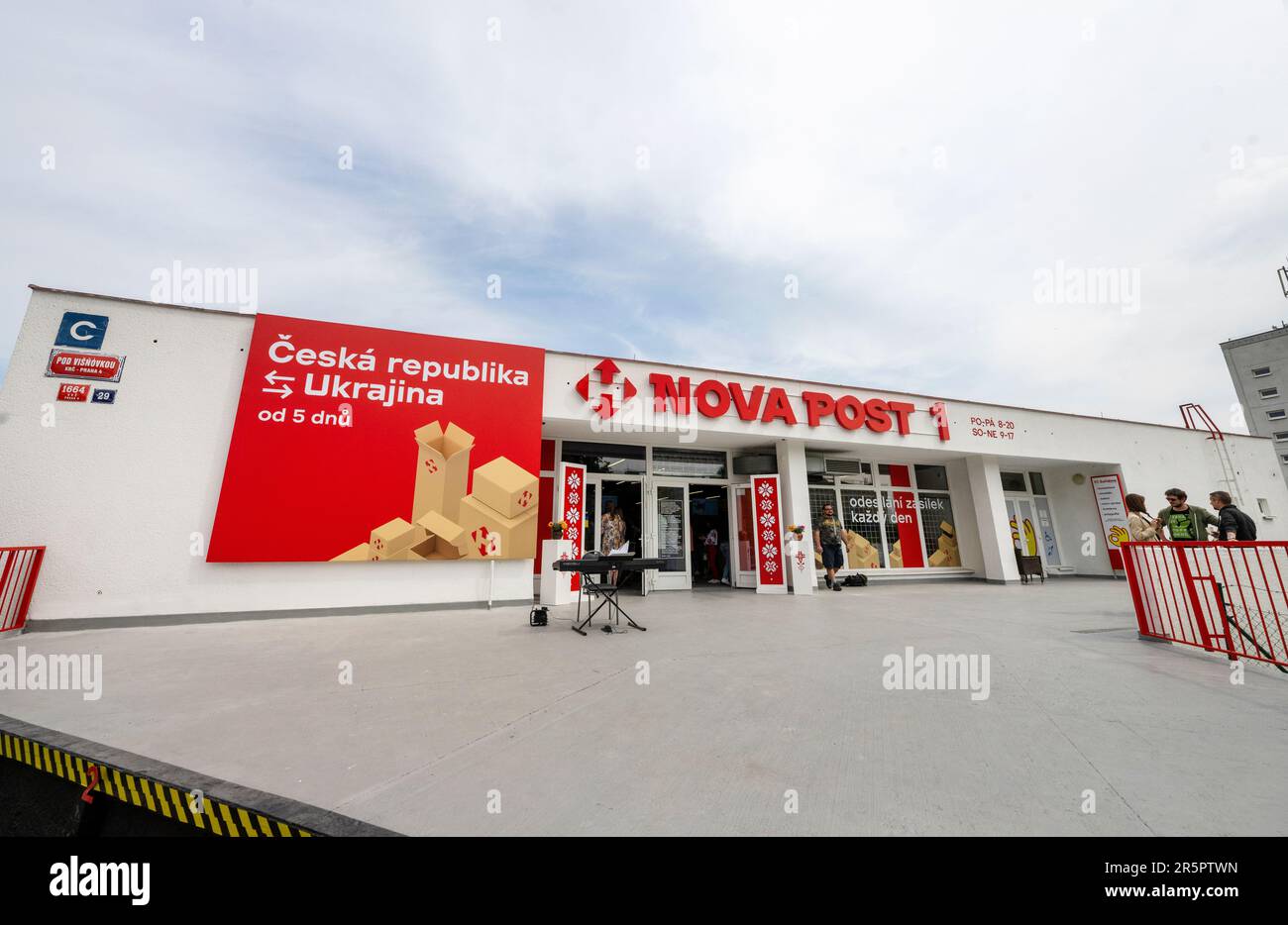 Nova poshta hi-res stock photography and images - Alamy