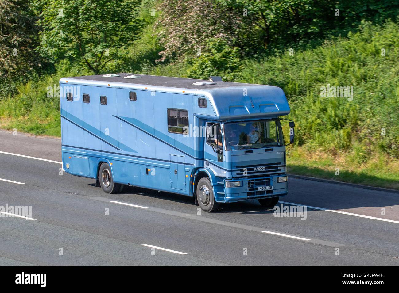 1995 90s nineties Blue Iveco-Ford Supercargo large horsebox travelling ...