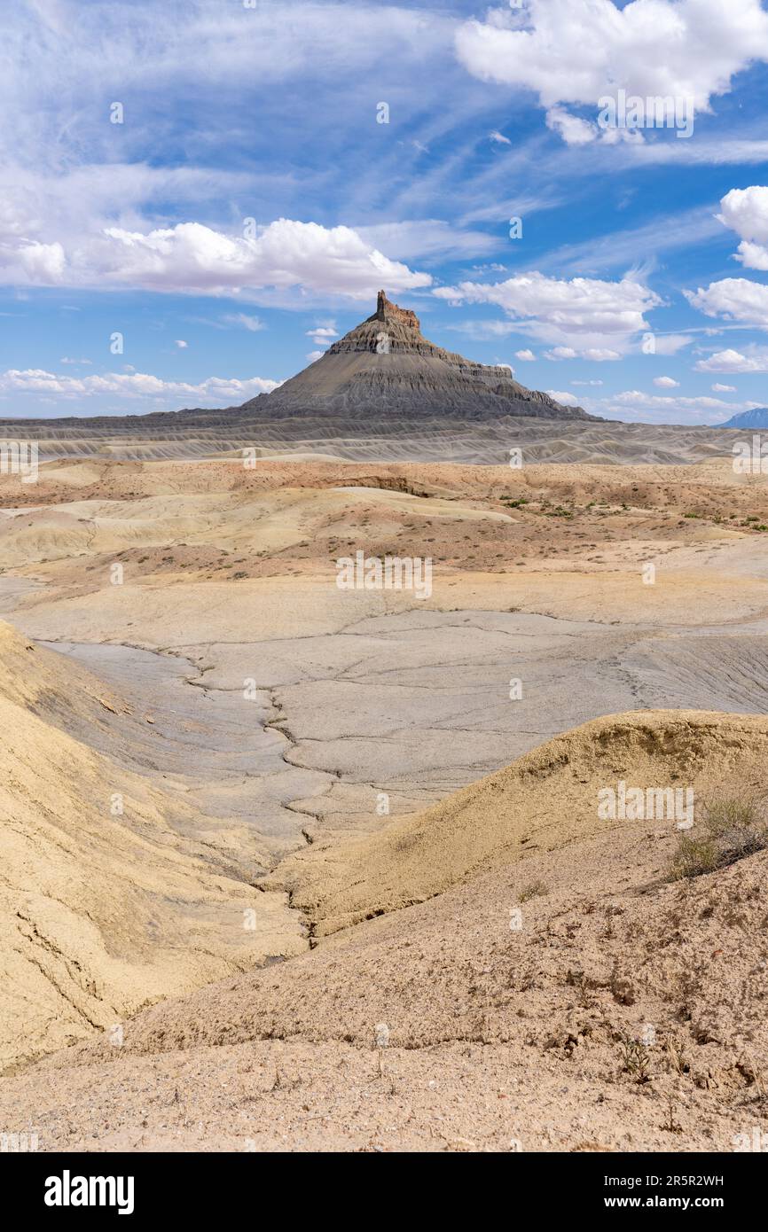 North view of Factory Butte and its colorful badlands in the Caineville ...