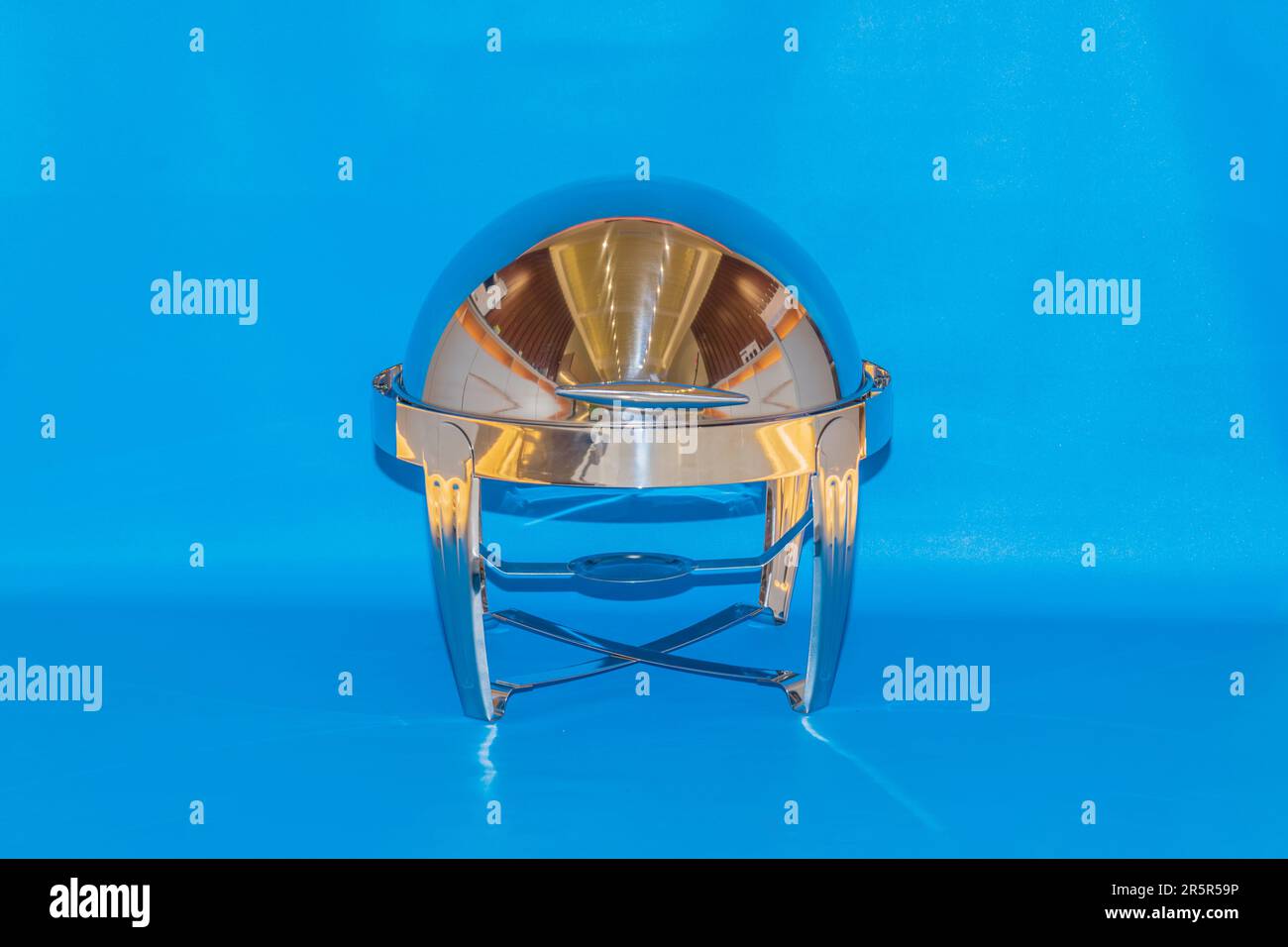 The Stainless Steel Buffet Soup Tureen is a sophisticated and practical ...