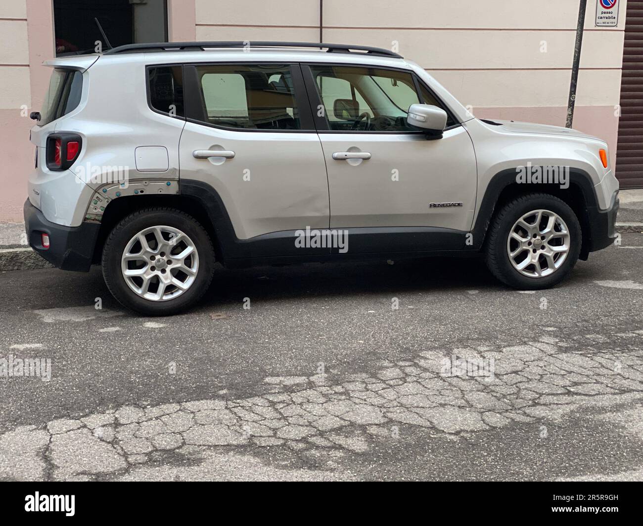 Cremona, Italy - My 2023 Damaged body plastics fenders Jeep Renegade ...