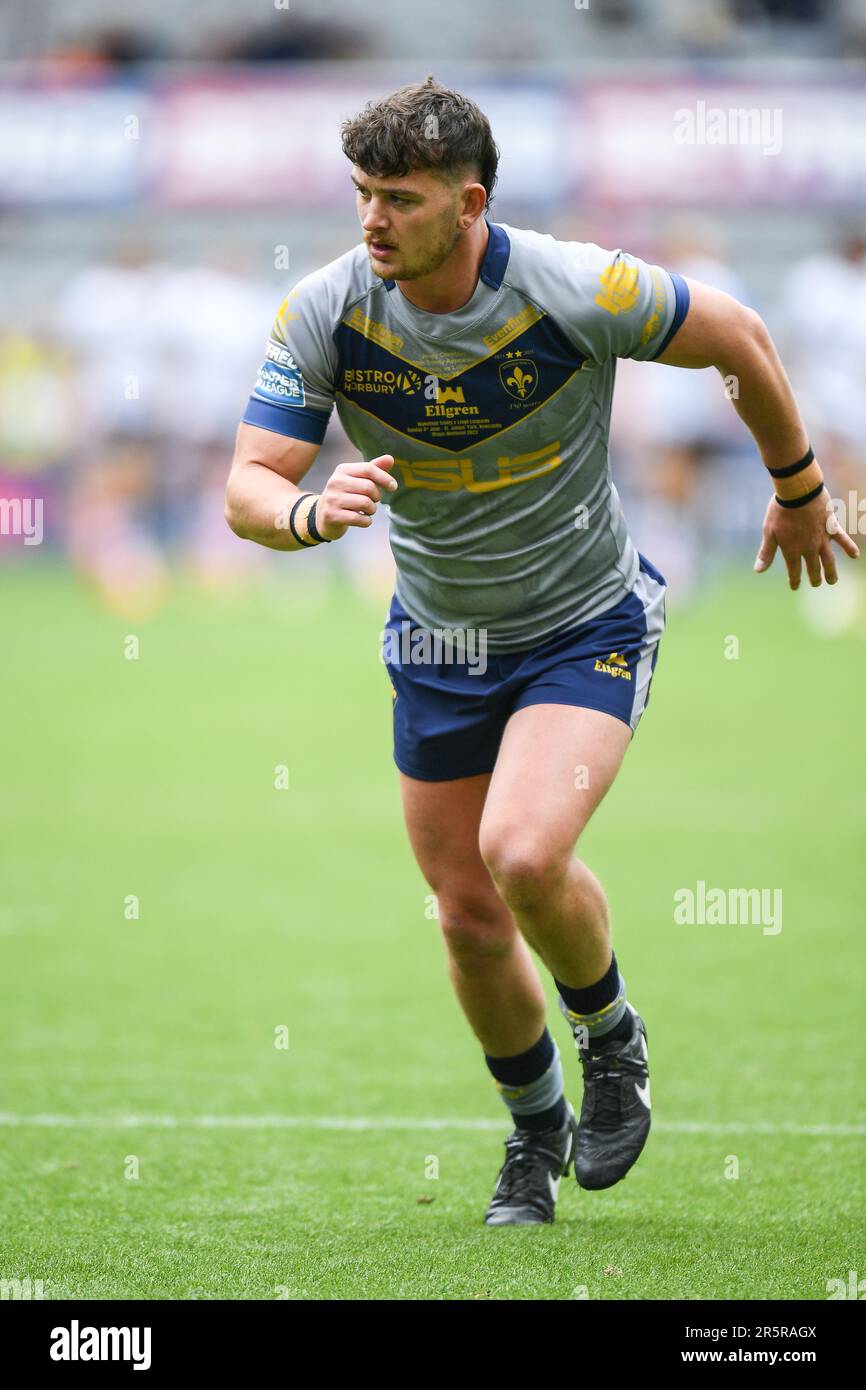 Newcastle, England - 4th June 2023 - Wakefield Trinity's Jordy Crowther ...