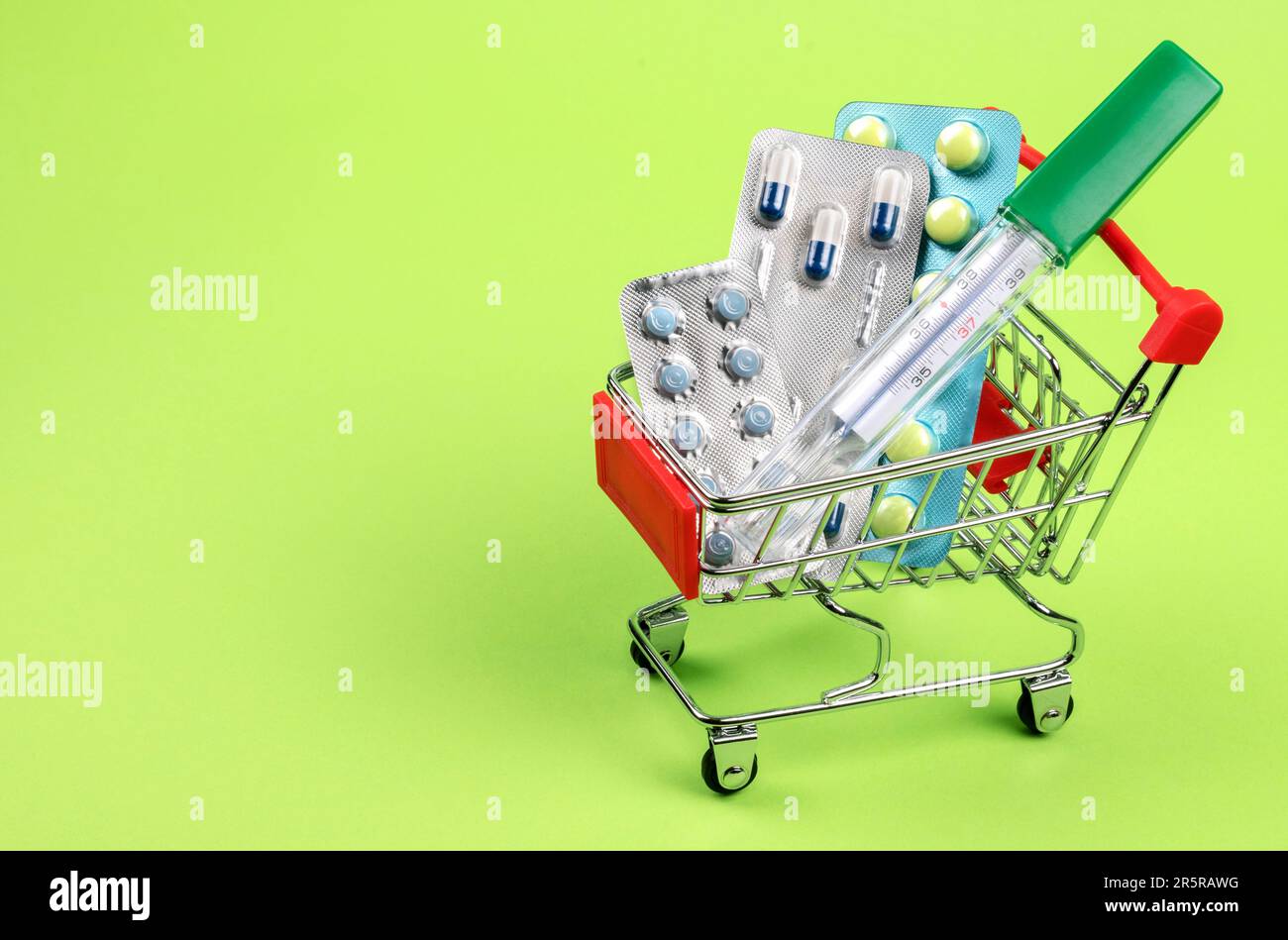 Hospital medicine trolley hi-res stock photography and images - Alamy