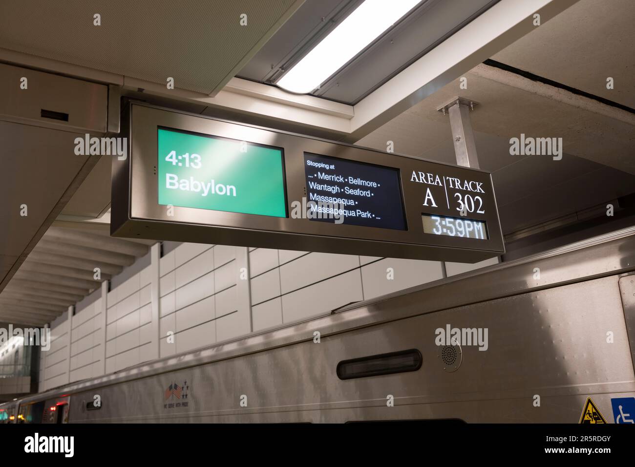June 4, 2023, New York, New York, United States: Commuters board a ...