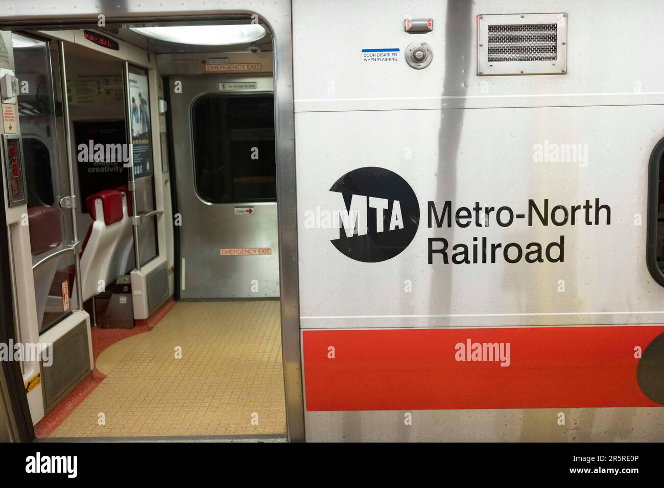 Mta metro north railroad grand central hi-res stock photography and ...